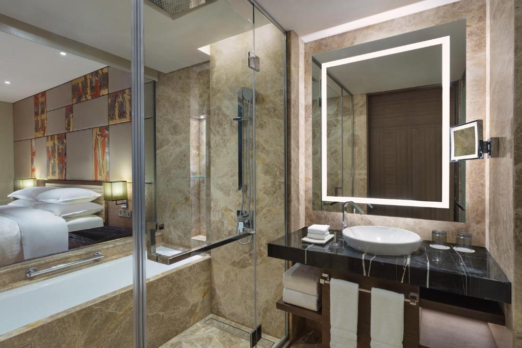 Sheraton Grand Bengaluru Whitefield Hotel & Convention Center ...