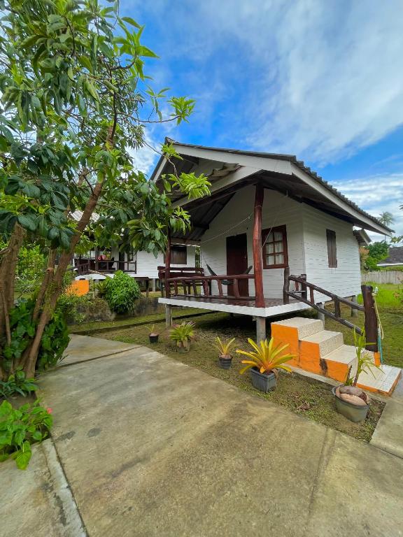 Pyramid Bangalow, Ban Laem Sai (updated prices 2025)