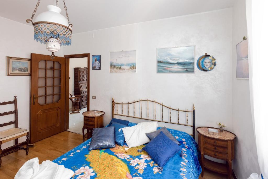 116 - Casa Colorata vista mare, 500m dalla spiaggia - PARCHEGGIO ...