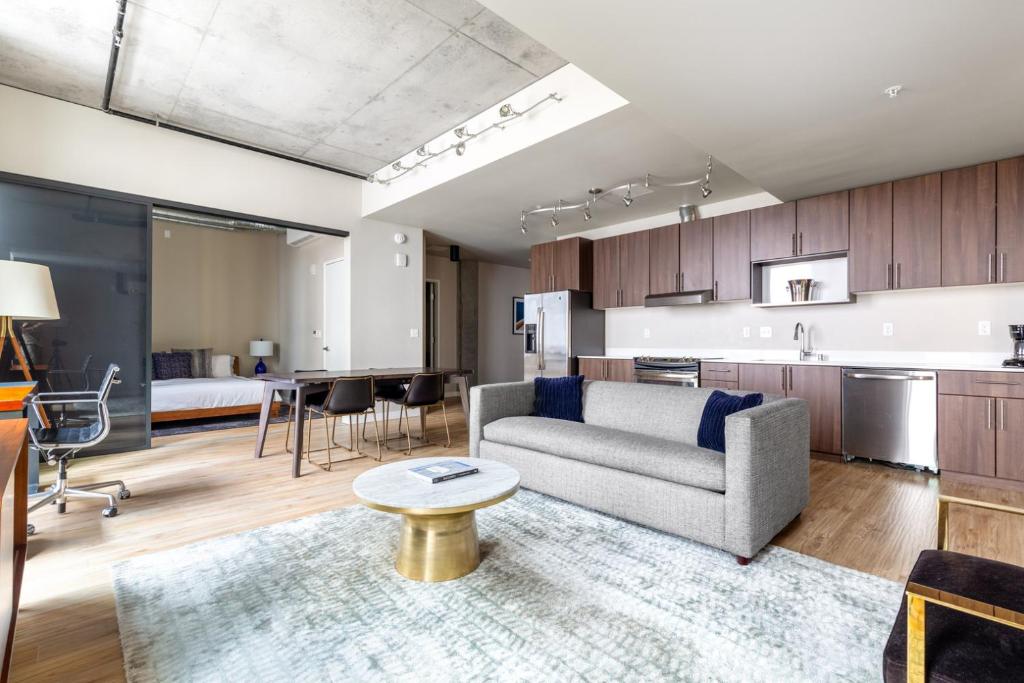 Downtown 2BR w Gym WD walkable location SEA-28, Seattle (updated prices ...