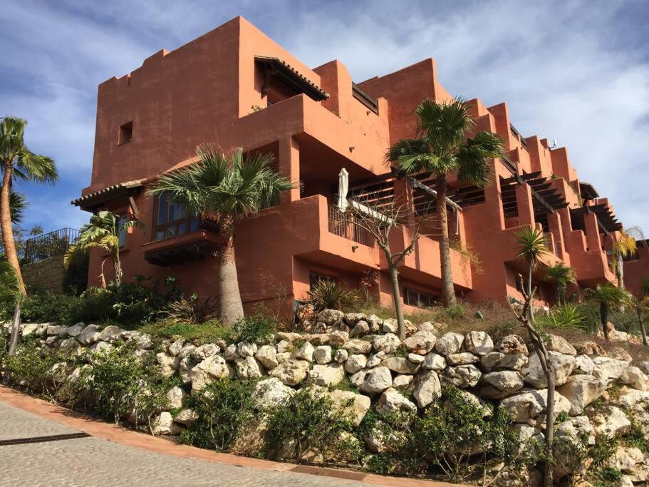 Luxurious Townhouse with sea views, Manilva (updated prices 2025)