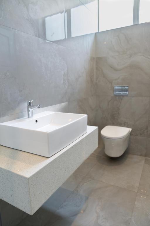 Zar Hotel, Amanzimtoti (updated prices 2025)