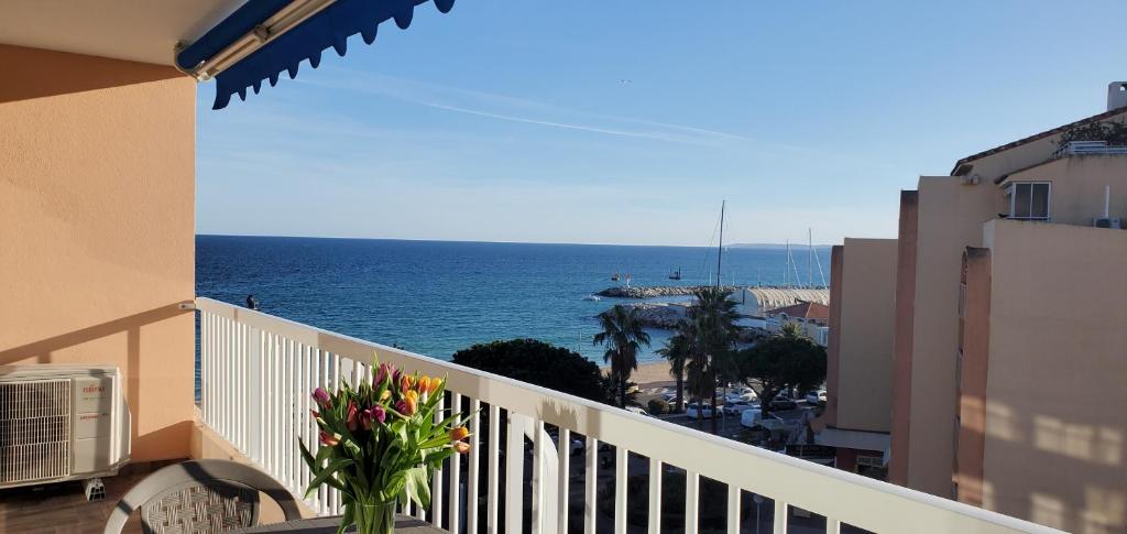 Frejus Plage Le Mediterranee, Magnifique T2, 38m2,, Fréjus (updated ...