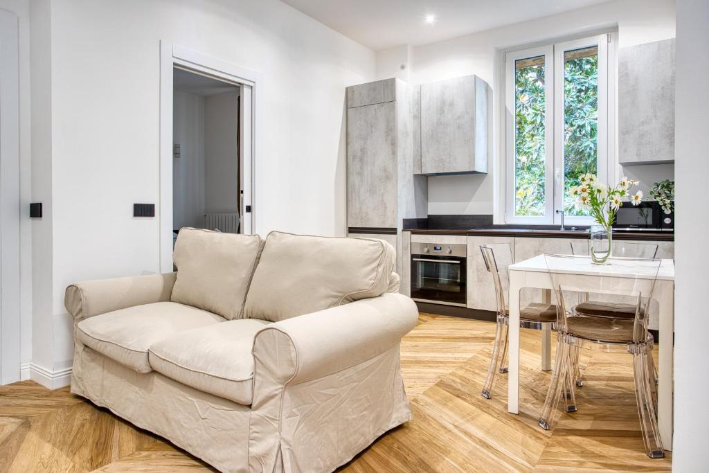 JOIVY Stunning flat with balcony, Milan (updated prices 2026)