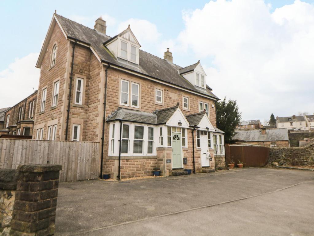 1 Knowleston House, Matlock (updated prices 2025)