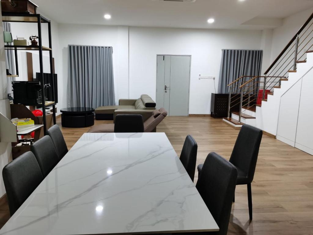 XHQ Home Stay - PD Mahkota （30 Pax）, Kampong Arab – Updated 2024 Prices