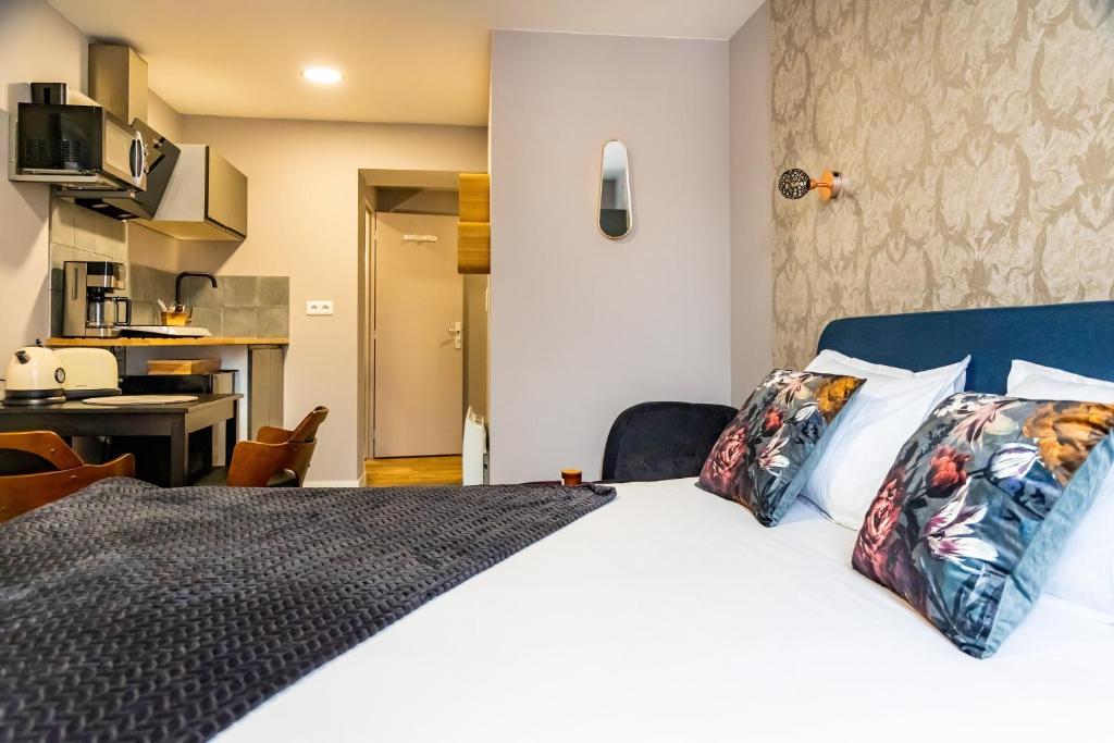 Escapade Place 11 - N2 Studio - Dinan centre, Dinan (updated prices 2025)