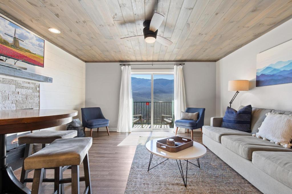 Modern Mountain Escape C108, Gatlinburg (precios actualizados 2024)
