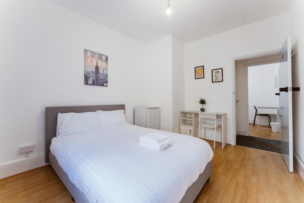 Mile end Double rooms 86a, London (updated prices 2026)