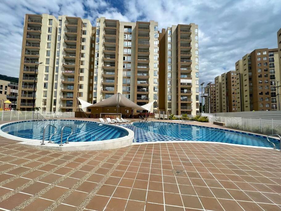 Amplio y moderno apartamento con piscina., Villeta (updated prices 2024)
