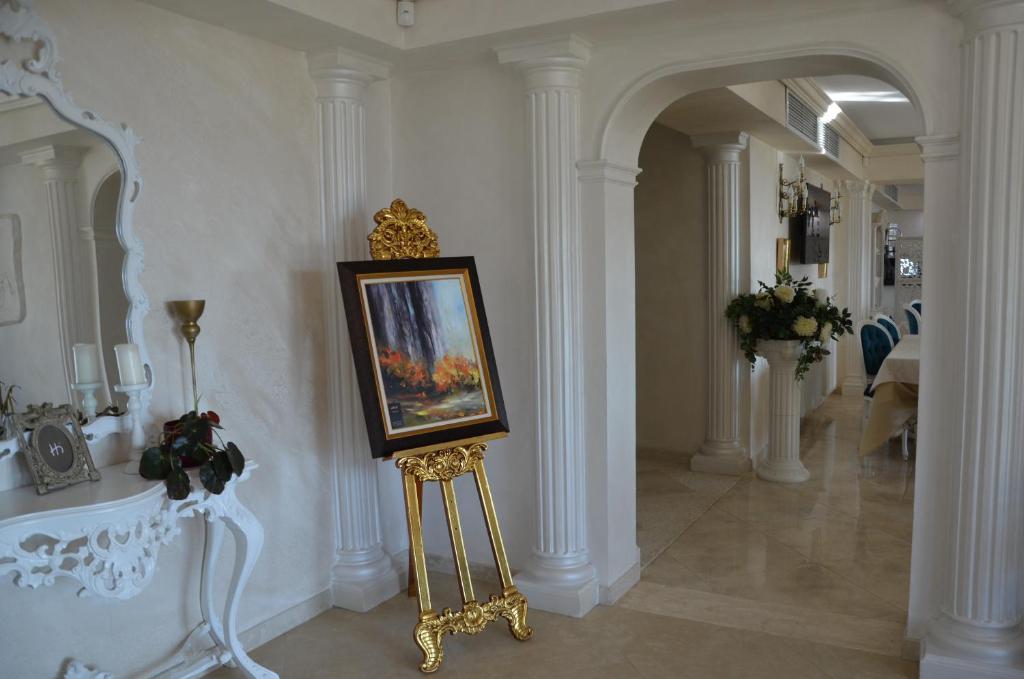 Gradinile Romane, Hangu (updated prices 2025)