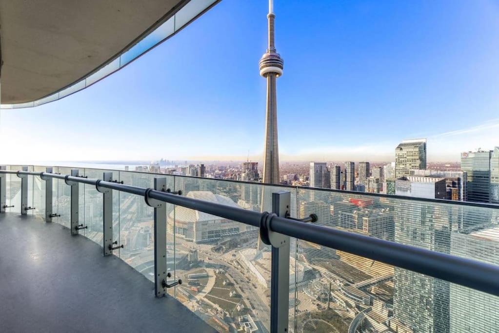 2 BDRM Suite, CN Tower & Lake View, Toronto (updated prices 2024)