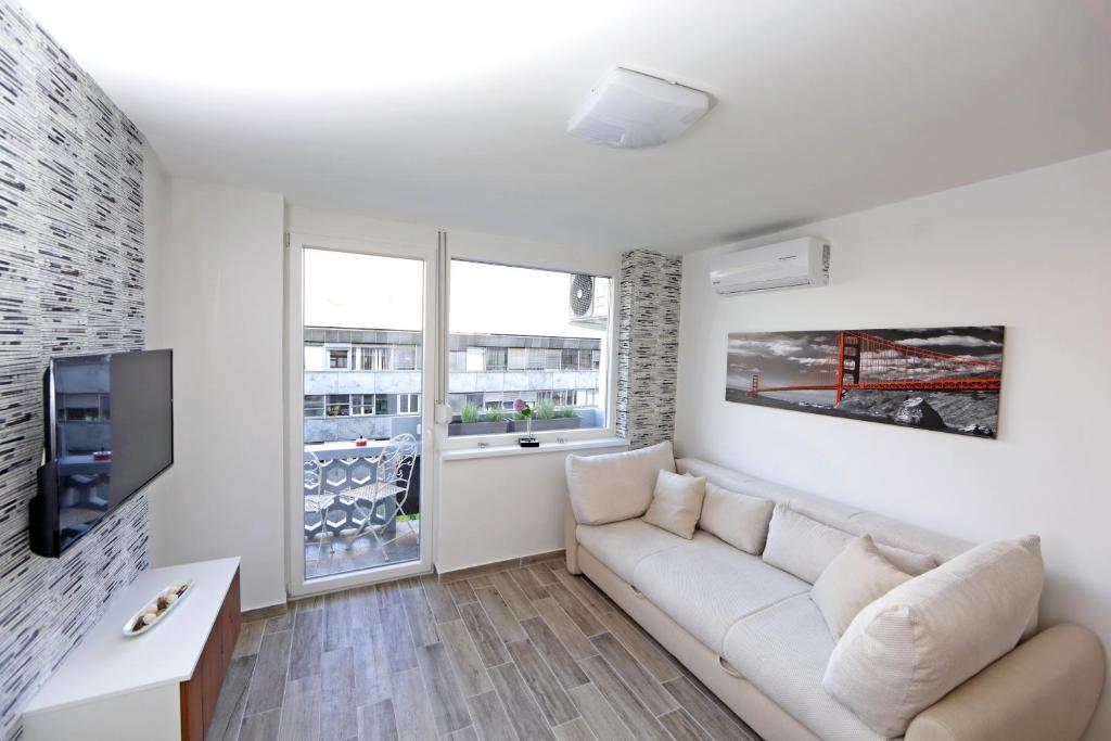 Studio Optim, Ljubljana (updated prices 2025)