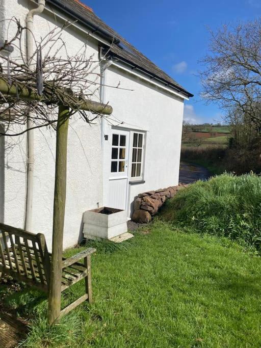 Rural Devon retreat in stunning Exe Valley., Exeter (updated prices 2025)