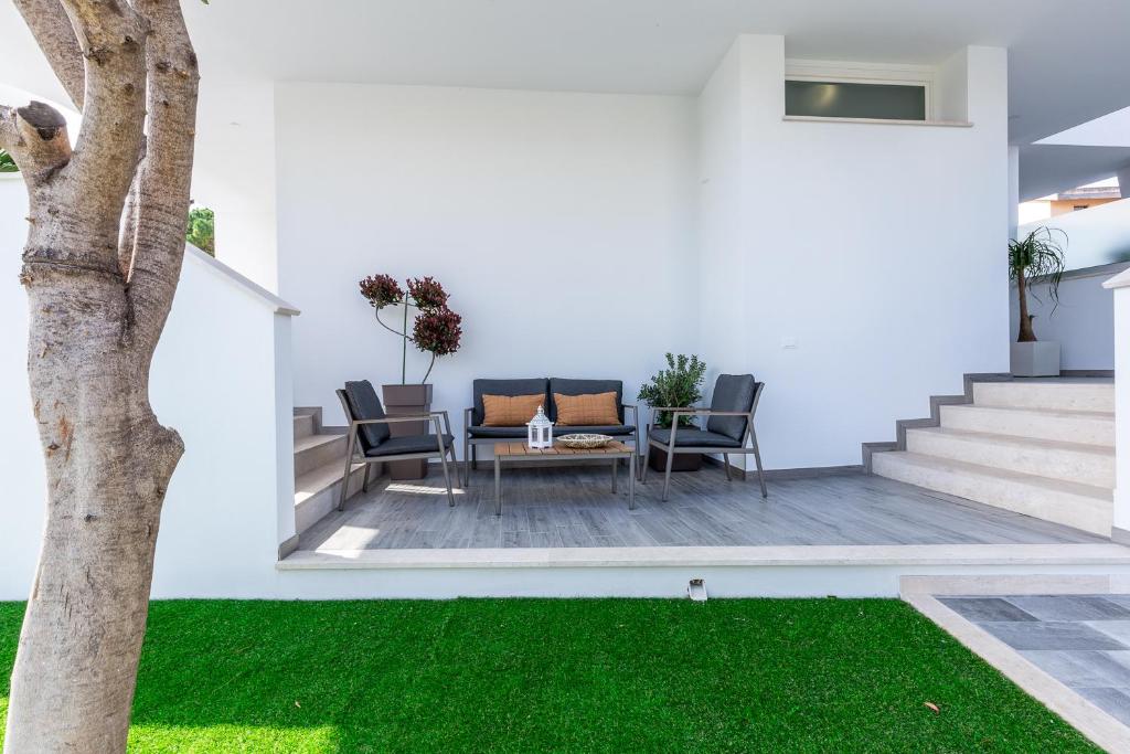 Colombo Palace - viale colombo 358, Quartu SantʼElena (updated prices 2025)