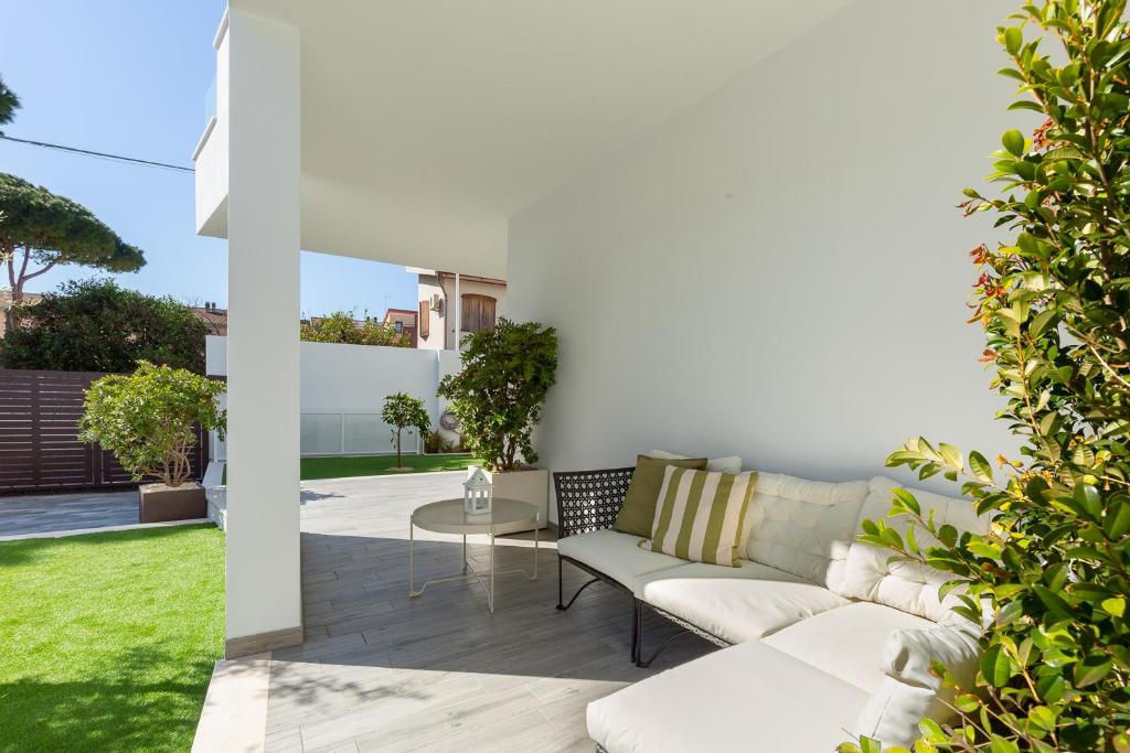 Colombo Palace - viale colombo 358, Quartu SantʼElena (updated prices 2025)