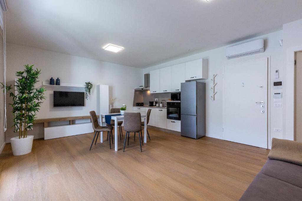 Colombo Palace - viale colombo 358, Quartu SantʼElena (updated prices 2025)