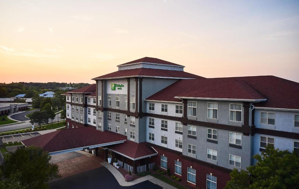 Holiday Inn Hotel & Suites Madison West - Middleton by IHG, Middleton ...