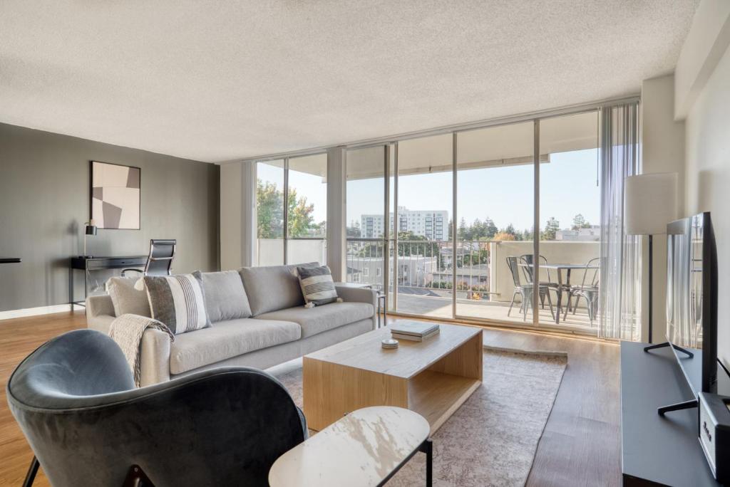 San Mateo 2br w wd bbq pool nr Caltrain SFO-1218, San Mateo (updated ...