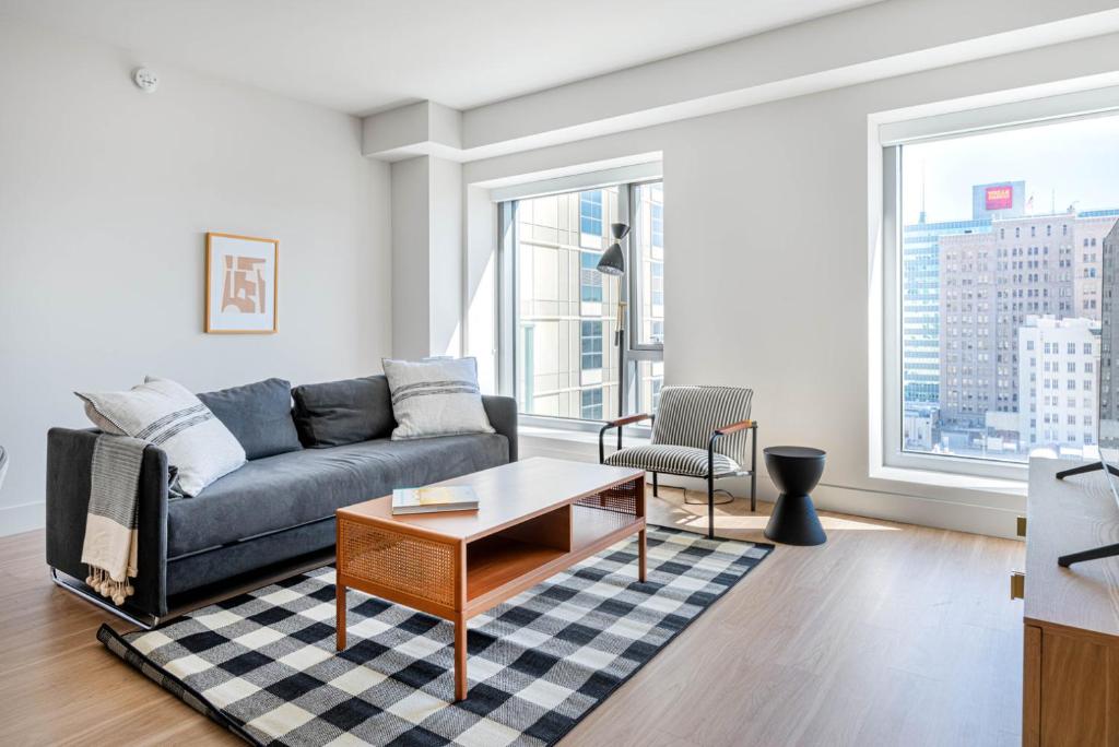 Oakland 2BR w AC WD Sky Deck next to BART SFO-520, Oakland (precios ...