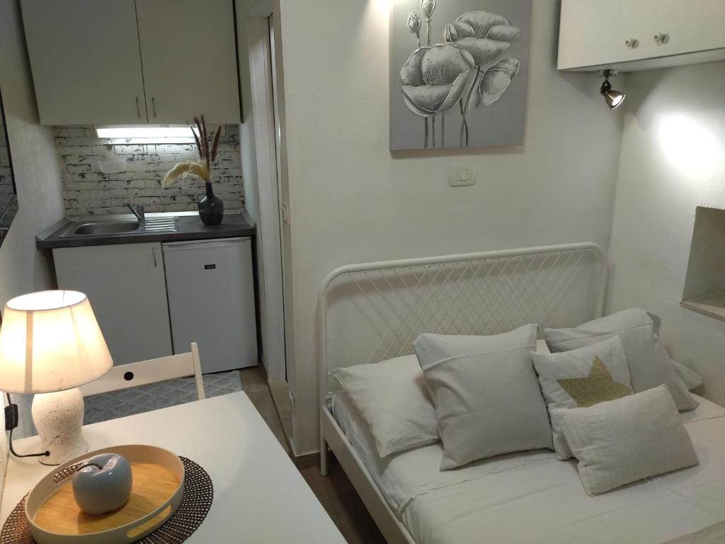 Tiny Studio in City Center Stone House, Split (updated prices 2024)