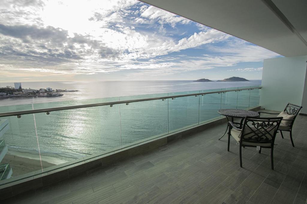 Malecon Location Torre Eme 1501 With Pool, Mazatlán (updated prices 2025)