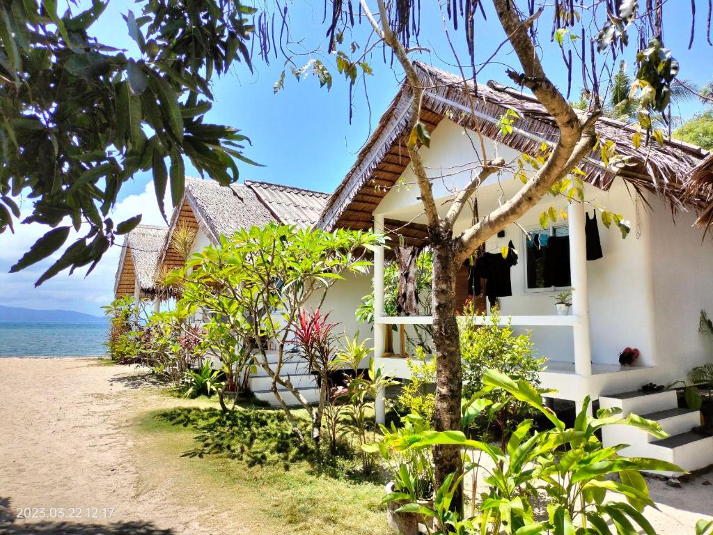 Sand Terrace Beach Bungalows, Ban Tai (updated prices 2025)