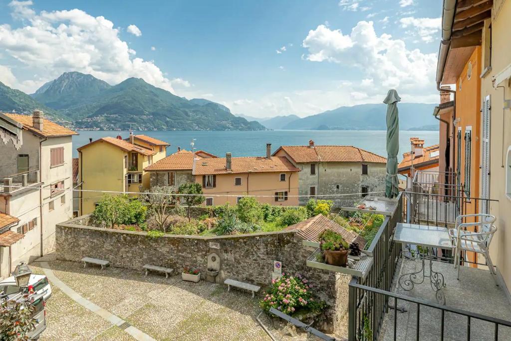 CASTLE&LAKE, Rezzonico (updated prices 2026)
