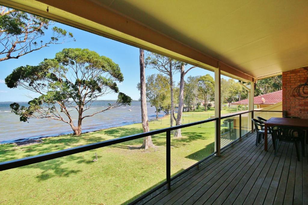 Absolute Waterfront - Belle Escapes Jervis Bay, St Georges Basin ...