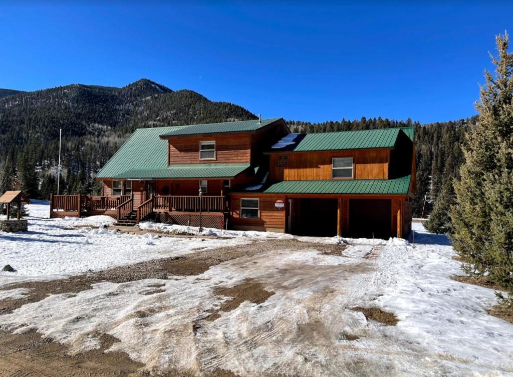 Mountain Cardinal With High Speed Wifi, Red River – Updated 2024 Prices