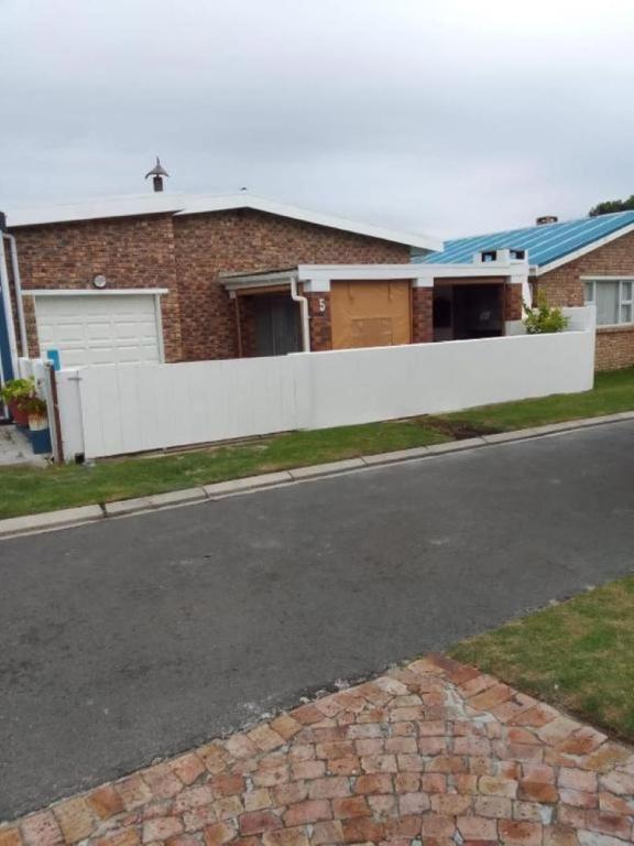 Pearly Beach Fish Relax, Pearly Beach (updated prices 2024)