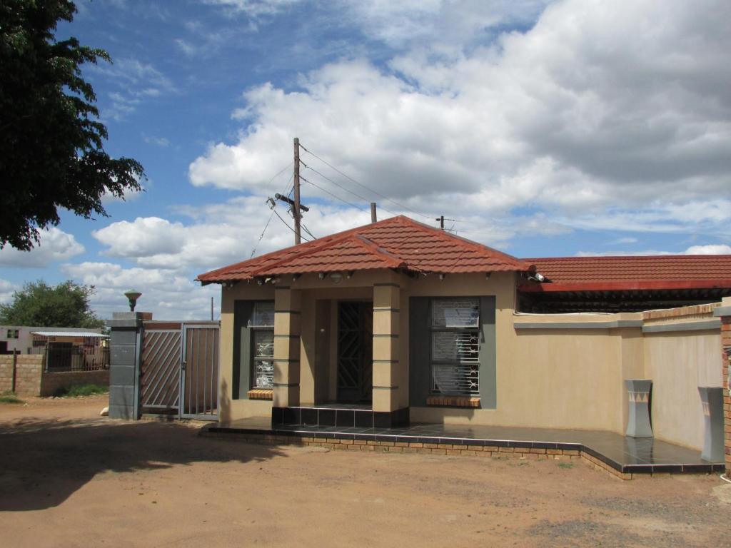 Zodiac Guest House in Hammanskraal, Hammanskraal (updated prices 2025)