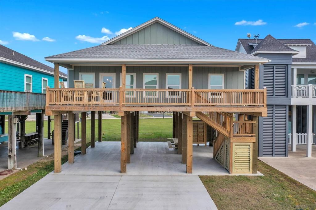 Just Beachy home, Crystal Beach (updated prices 2025)