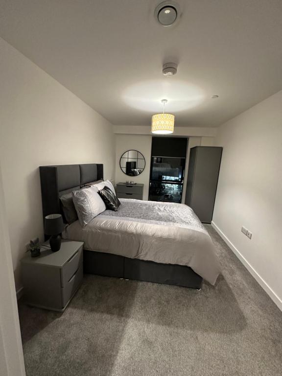 Manchester lovely two bedrooms apartment, Broadheath (updated prices 2025)