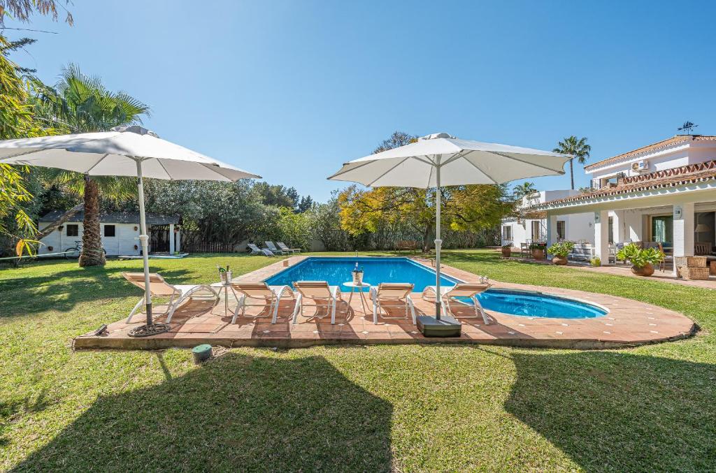 BANUS 10 MINUTOS, Estepona (precios actualizados 2025)