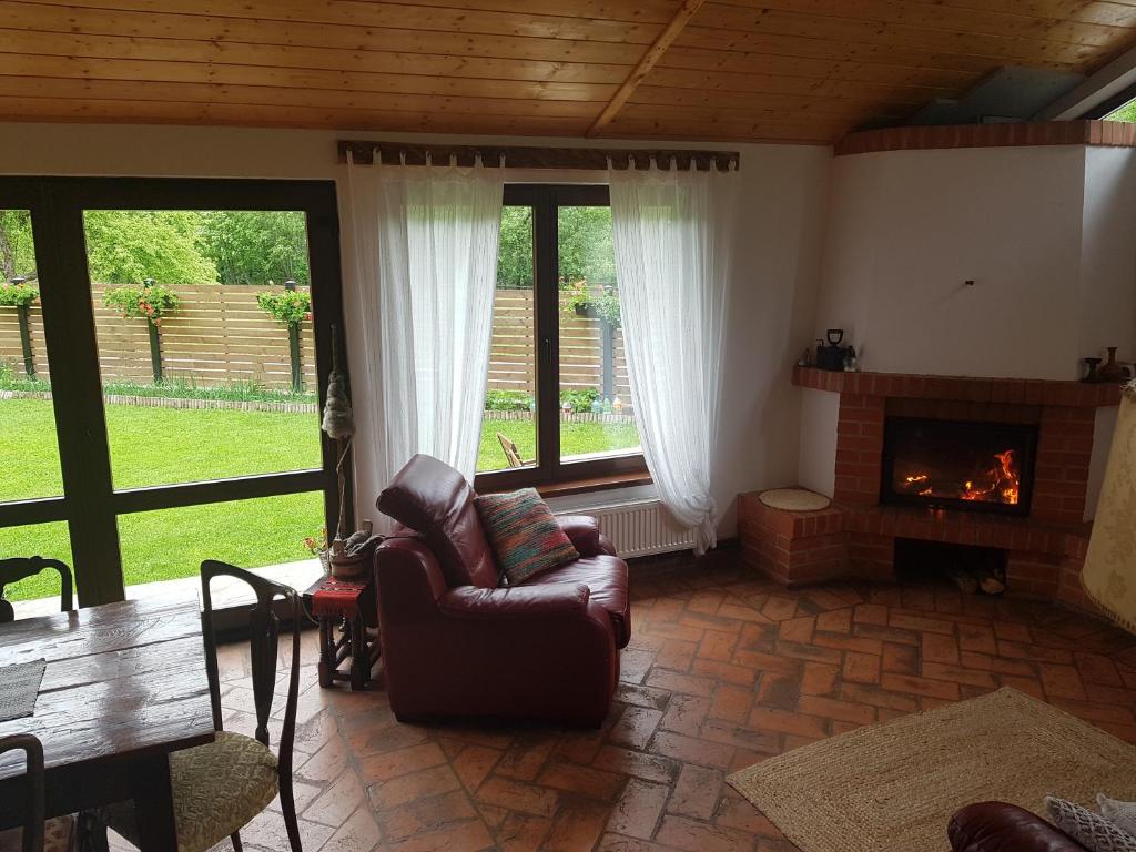 Șura lu' Vasile., Crivina (updated prices 2025)