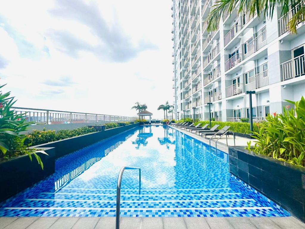 Coast Residences - 2 Bedroom with Balcony facing Mall of Asia, Manila ...