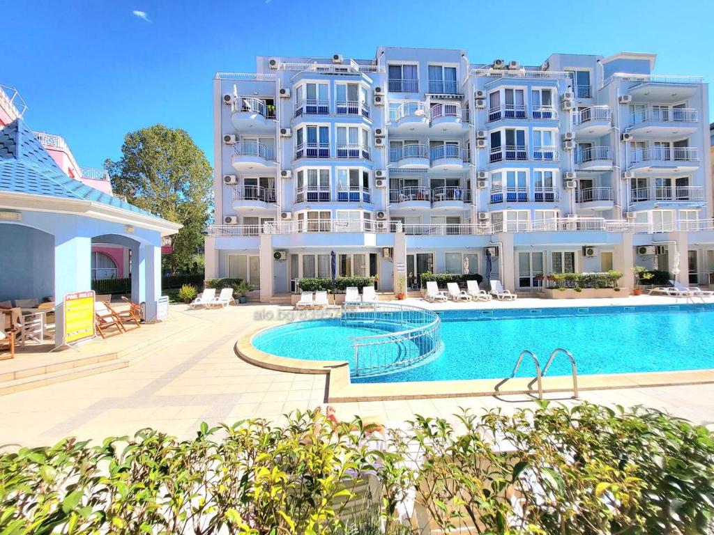 Apartments and studios in Sunny Dream Family complex in Sunny Beach ...