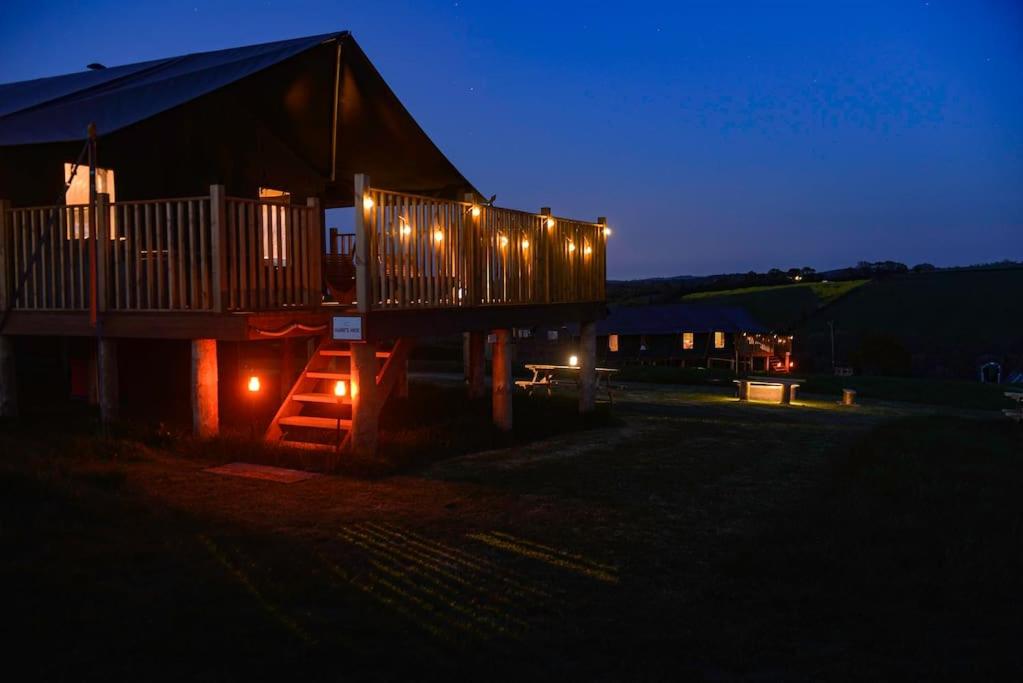 Troney Valley Escapes - Hare's Hide, Crediton (aktualisierte Preise für ...