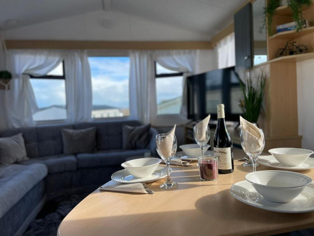 Little Owl - Holiday Home - Caravan Break, Tunstall (updated prices 2026)