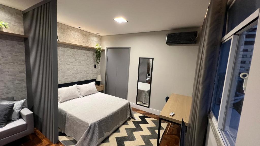 Studio 73 - VISTA LINDA, próx metro, WI-FI 300 megas, AR COND, Sao ...