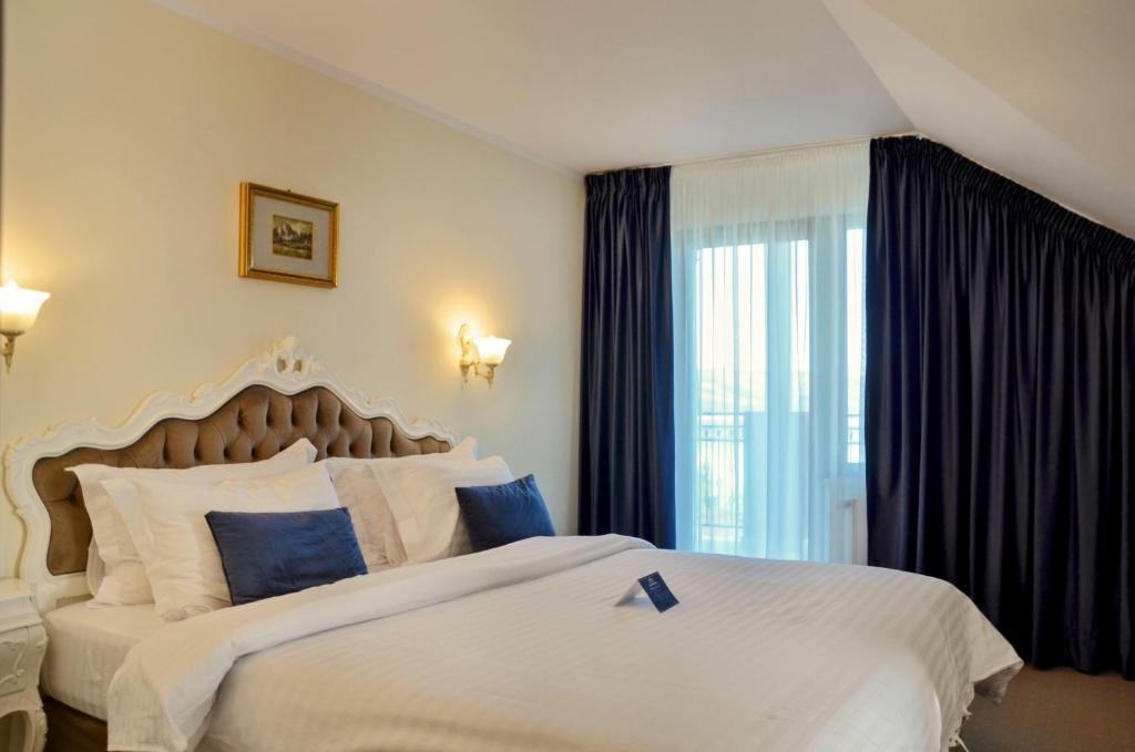 Gradinile Romane, Hangu (updated prices 2025)