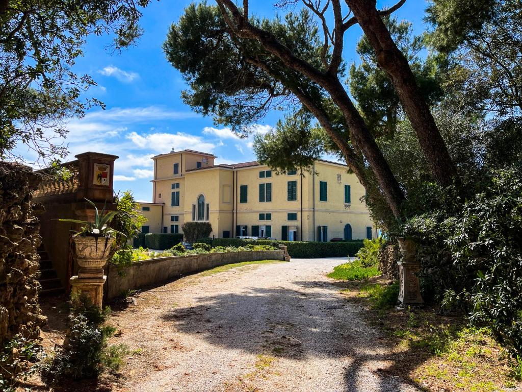 Villa Emilia Sea view penthouse, Donoratico (updated prices 2024)