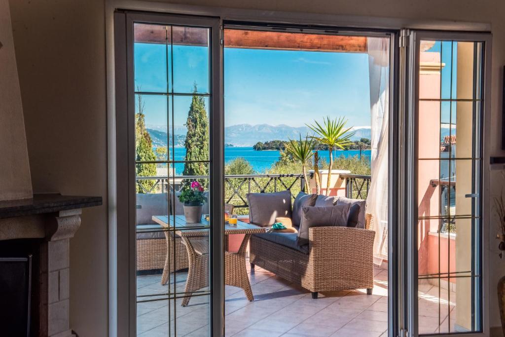 Yanna's Sea View Holiday House Close to Corfu Town, Alykes Potamou ...