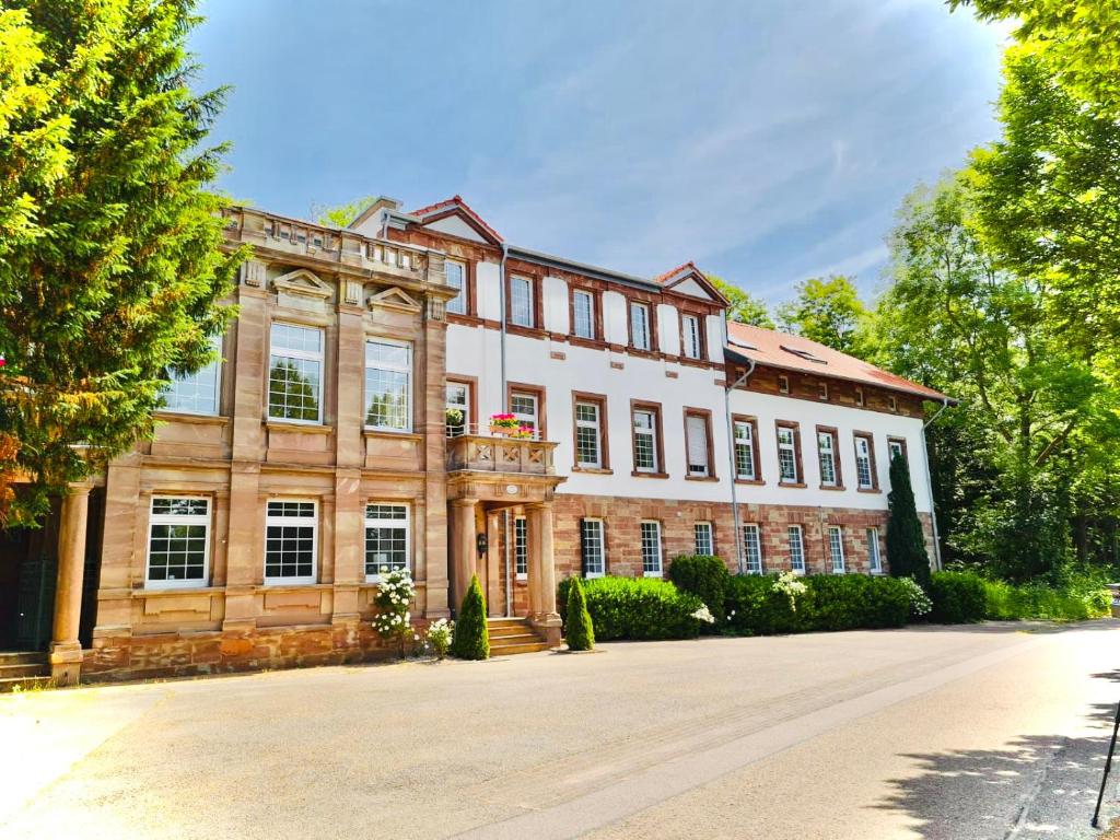 Ambiente Deluxe - Schloss Falkenhorst, Kleinblittersdorf (aktualne ceny ...