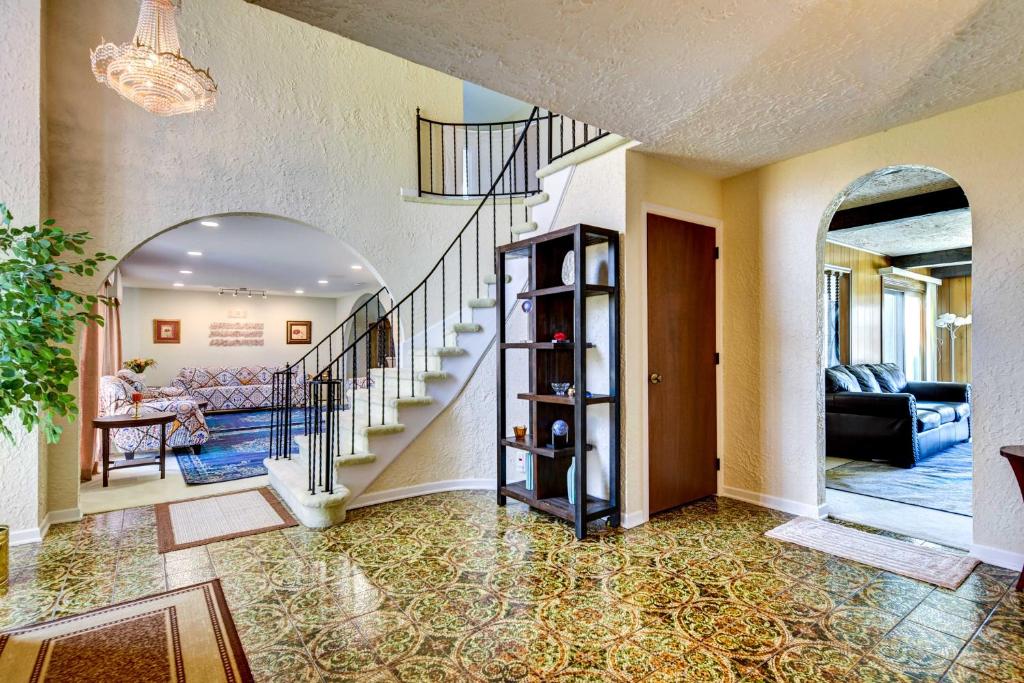 Spacious Buffalo Brick Home with Backyard!, Buffalo – Updated 2023 Prices