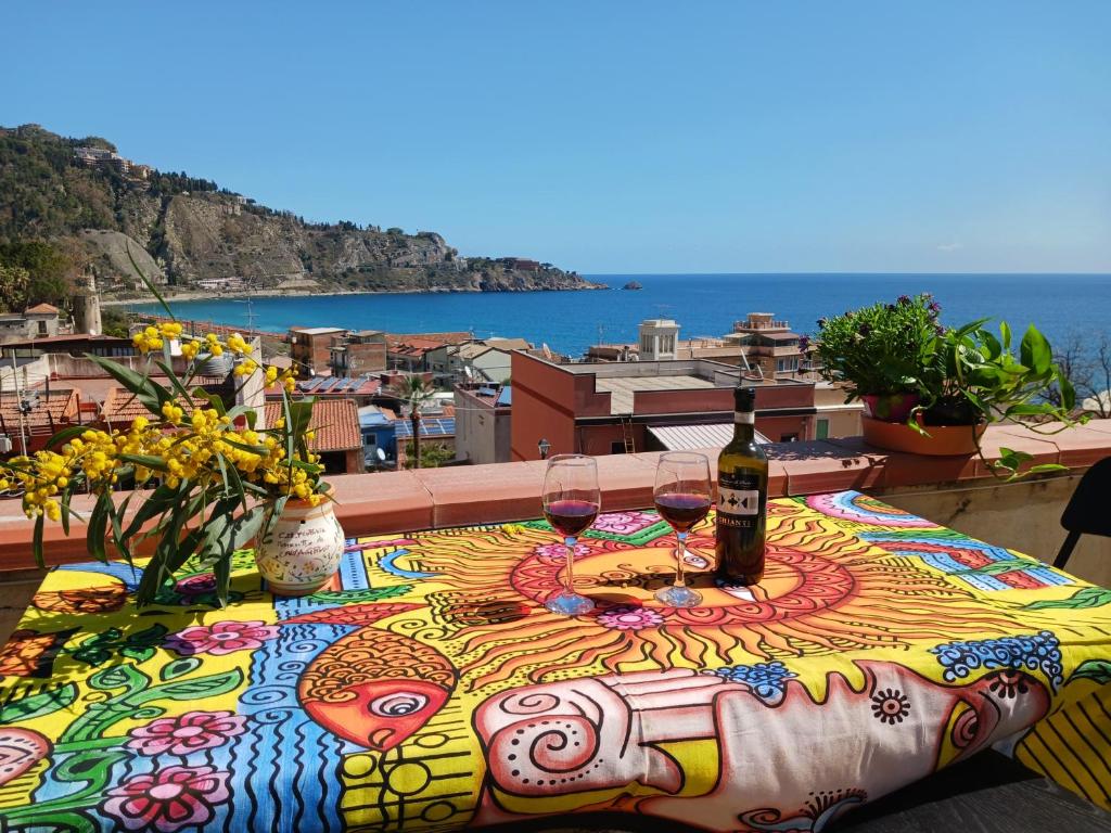 Mungi bay, flat with sea view roof top terrace, Giardini Naxos (updated ...