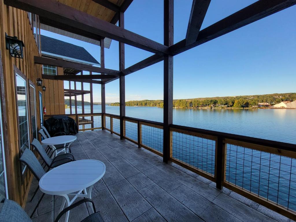 Keweenaw Waters Resort, Houghton (updated prices 2025)