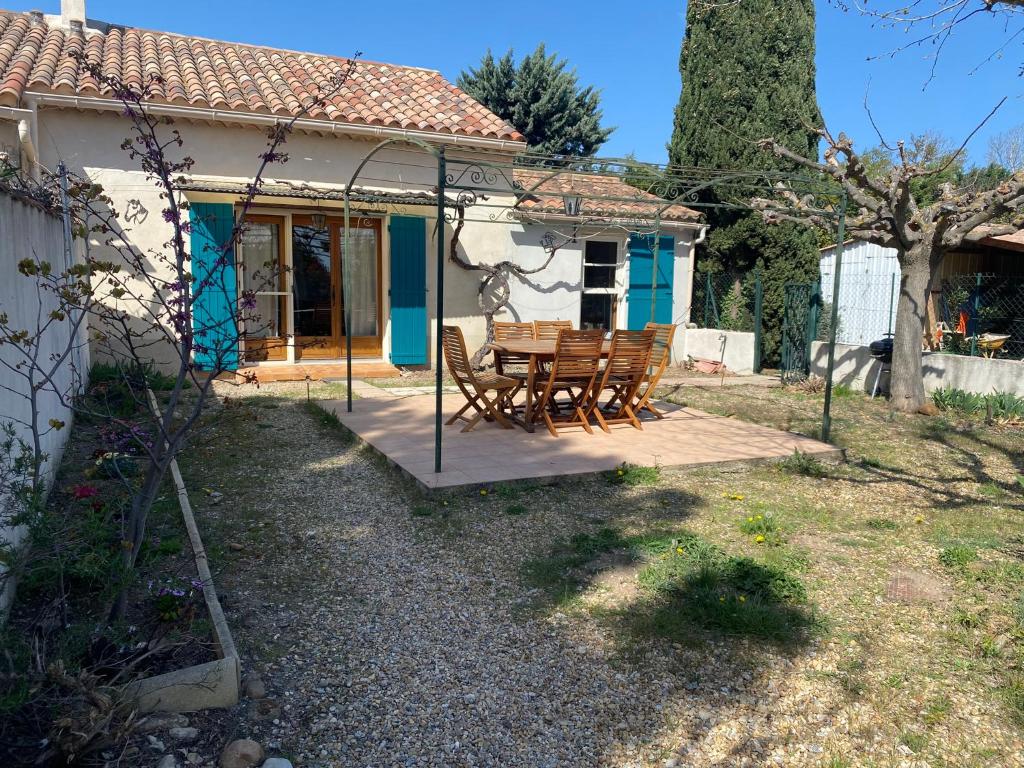 Gîte Lou Pastre, Aureille (updated prices 2025)