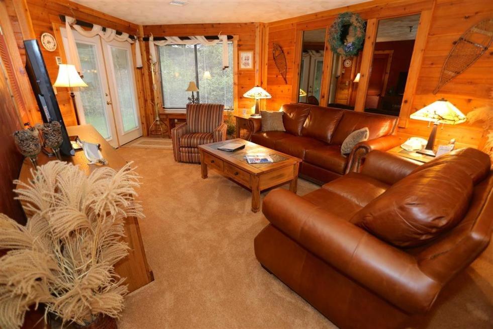 Seven Springs Stoneridge 3 Bedroom Standard Condo, Ski-In Out, Single ...